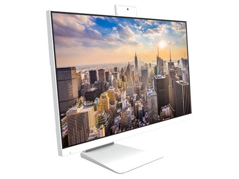 Новые моноблоки ECS наделены сенсорным экраном и приводом DVD-RW