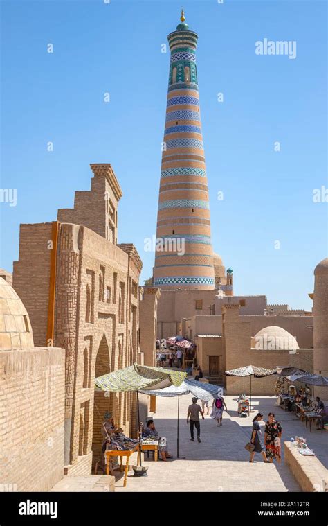 Khiva Uzbekistan September 05 2022 The Street Leading To The Islam