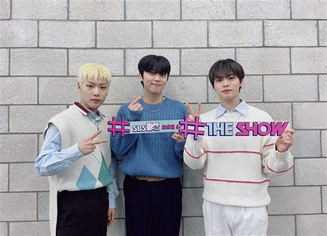 왜 이렇게 춥죠🥶 설마 이렇게 추운 이유가 울 핫한🔥 온옾이들한테 온도 맞추려고 온세상 온도가 내려간 거라고요