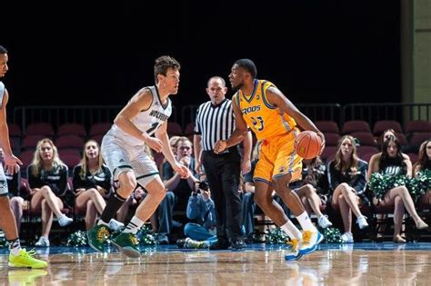 Mens Basketball Uvu Falls In Wac Tournament Opener To Umkc