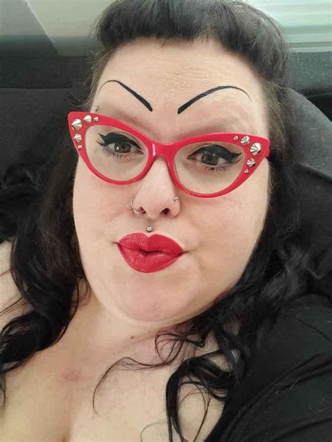 Oml Why Are They So High On Her Forehead Rwhybrows