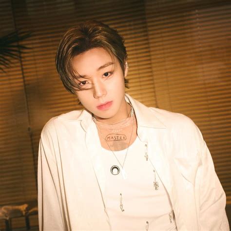 Maroo Entertainment Korean Agency Behind Park Ji Hoon Hitkultr