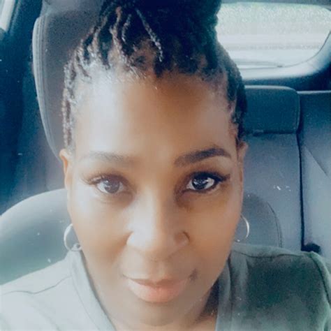 Deborah Carmichael Community Director Cws Apartment Homes Linkedin