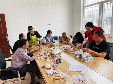 【文明春风“五进”】沈阳市铁西区新民屯镇开展老年手工编织活动 新华网客户端