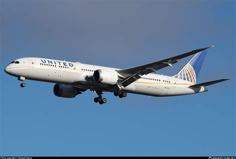 N27957 United Airlines Boeing 787 9 Dreamliner Photo By Michael Pearce
