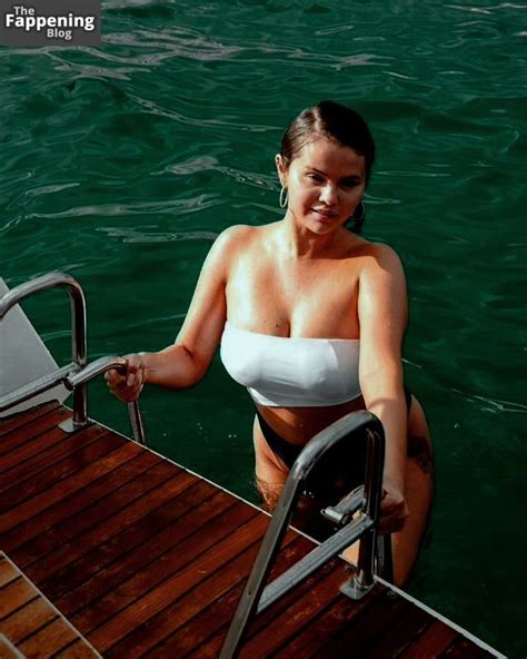 Selena Gomez Sexy Photos TheFappening