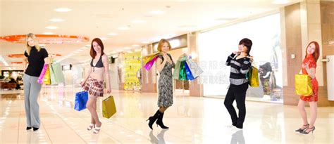 背景高清图片 商场里的一群购物女孩 商场里的一群购物女孩图片免费下载 5087152347 千图网pro