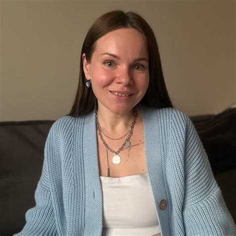 да и в целом стараюсь питаться здорОво👌🏻 ⠀ — а на 8 марта за свой счет дарила всем женщинам