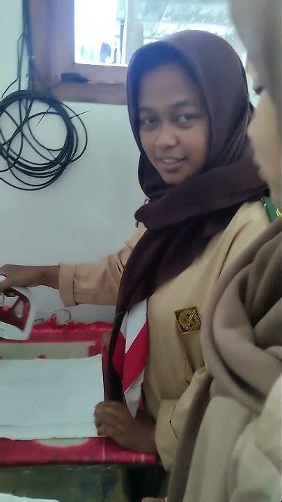 Praktek Siswa Seterika Yang Baik Dan Benar Youtube