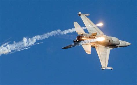 F 16 Block 30 Δικτυοκεντρικές δυνατότητες και αποστολές κρούσης με τοποθέτηση Link 16 και
