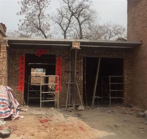 儿子砸24万自建砖混、预制板两层小洋房被邻居说危险，儿子很无辜 预制板 砖混 小洋房 新浪新闻