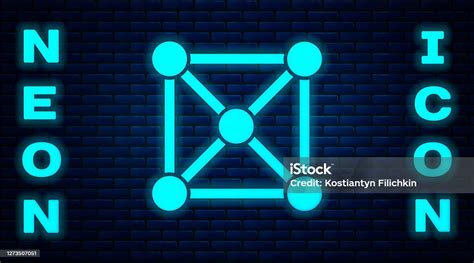 벽돌 벽 배경에 고립 된 빛나는 네온 블록 체인 기술 아이콘 암호 화폐 데이터 추상 적 기하학적 블록 네트워크 기술 사업 벡터 0명에 대한 스톡 벡터 아트 및 기타 이미지