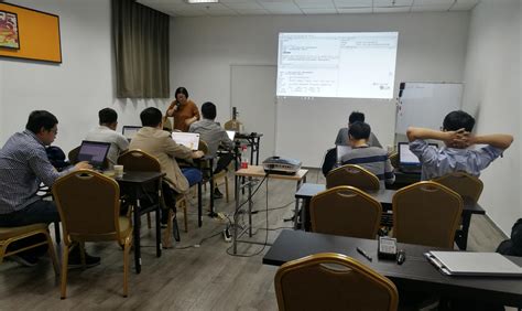 using r as gis 空间数据分析培训班于2019年5月在北京成功举办 凌云翼
