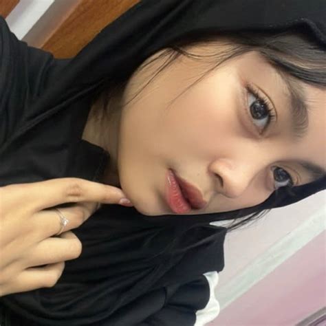 Putri Puji Ppuput21 • Threads Say More