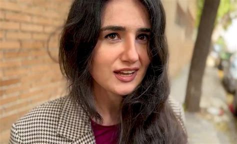 Laura Hardkinks Pilladas En La Calle Online