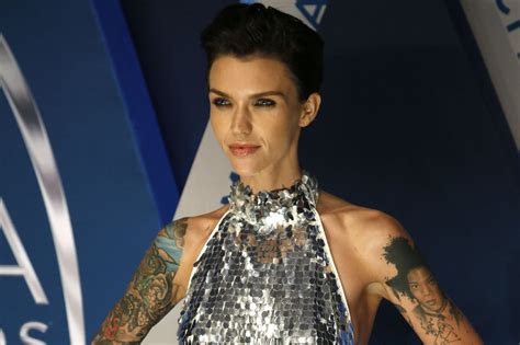 Look Ruby Rose Debuts As Batwoman In Arrow Promo