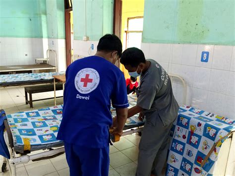 ထားဝယ်မြို့နယ် ကြက်ခြေနီသူနာပြုတပ်ဖွဲ့က ကိုဗစ် ၁၉ ပိုးတွေ့လူနာများ ထားရန်အတွက် သန့်ရှင်းရေးလုပ