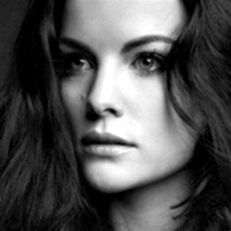 I Do Not Love The Sword For Its Sharpness Swordmaidensif Blog Tumblr