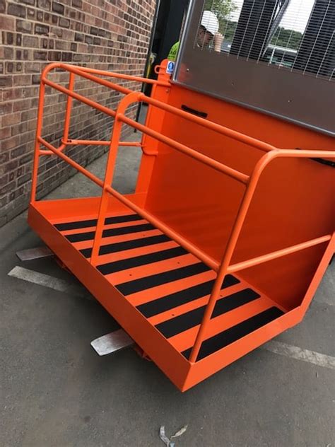 Safe Lifting With Telehandler Man Baskets Invicta