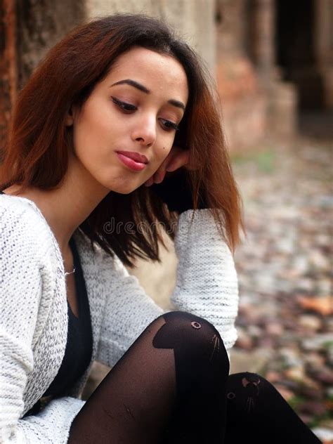 Belle Fille Marocaine à Padoue Photo Stock Image Du Initialisations