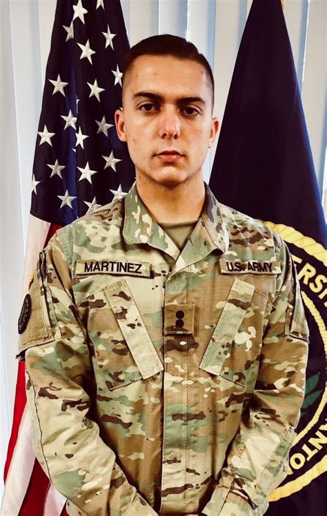 Cadet Command Names Its Top 10 Seniors For 2019 Article The United States Army