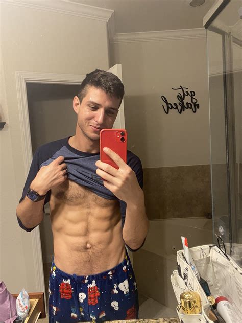 Hot Dudes Good Mood On Twitter Rt Theelliotfinn Touch Me