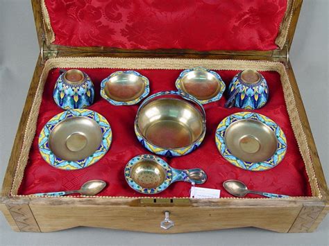 Набор для чая на две персоны в коробке 2 чайные пары 2 чайные ложки 2 розетки ситечко и