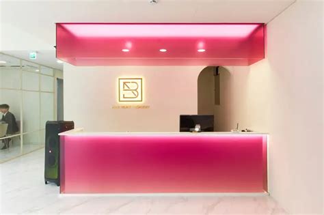 화이트톤 모던한 분위기의 118평 뷰티아카데미 인테리어 분당 이매동