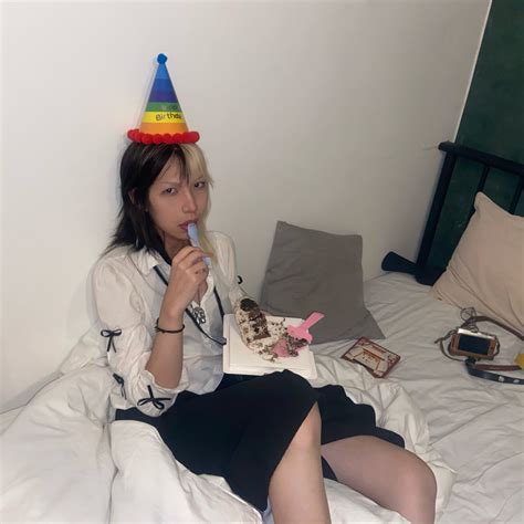 小柳的日常 On Twitter 好久没发t了，主要是最近没拍什么sex和甜妹照，拍了一堆比较t的照片 照片是前两天过生日朋友拍的，哦对