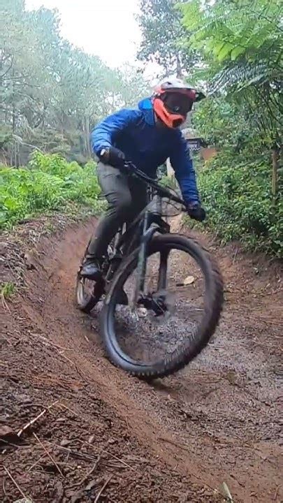Viral Downhill Sepeda Youtube