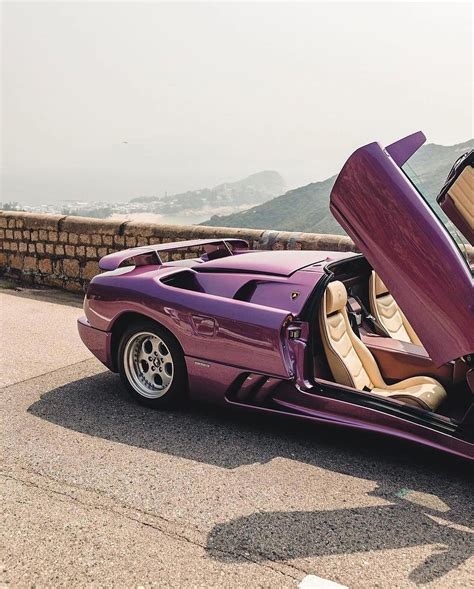 لامبورگینی دیابلو وی‌تی رودستر ؛ شیطان ایتالیائی بنفش عکس