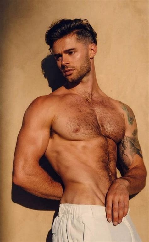 Model Eric Guilmette Matthews Island