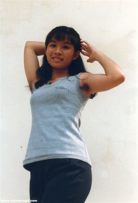 腋毛女性の部屋腋毛 脇毛 わき毛 ワキ毛 armpit underarm 脇毛 女性 エロティックな写真