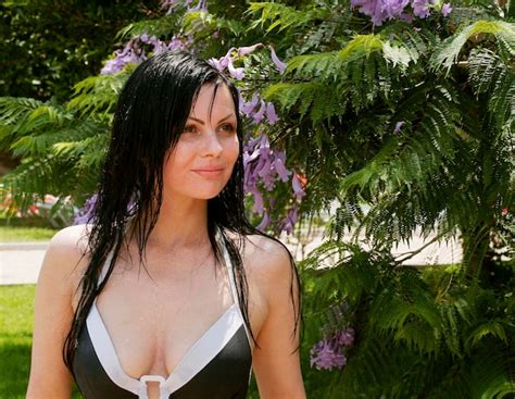 Premium Photo Beautiful Sexy Tanned Brunette Woman
