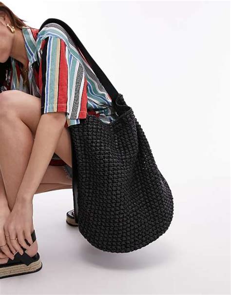 Topshop Tyler Svart Väska Med Platt Botten I Strå Asos