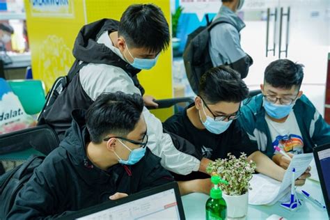 Những nhóm ngành khát nhân lực trong mùa tuyển sinh