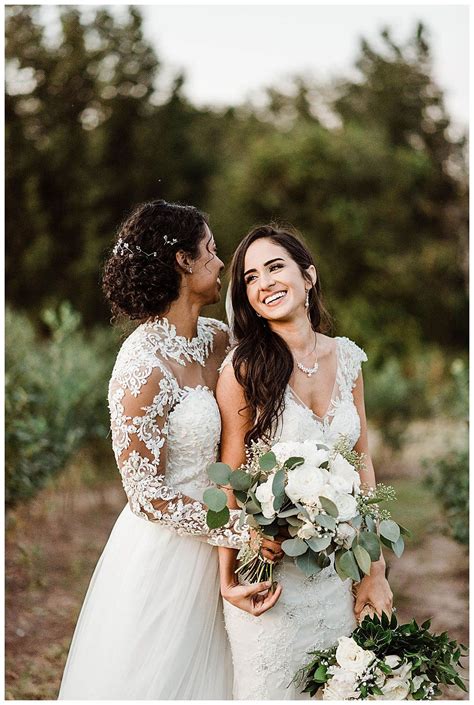 A Winery Wedding With A Modern Botanical Theme Love Inc Mag