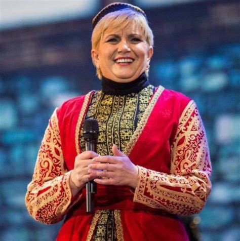 Николина Чакърдъкова се появи в ефир и зрителите онемяха Няма нито една бръчка изглежда с 20 г