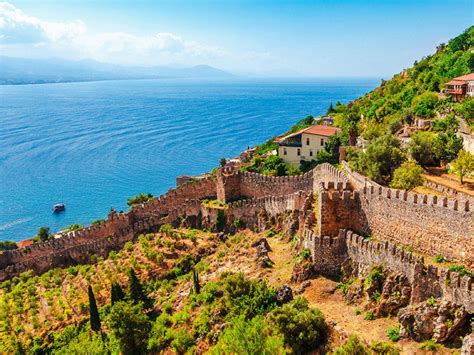 از وان چگونه به آنتالیا برویم؟