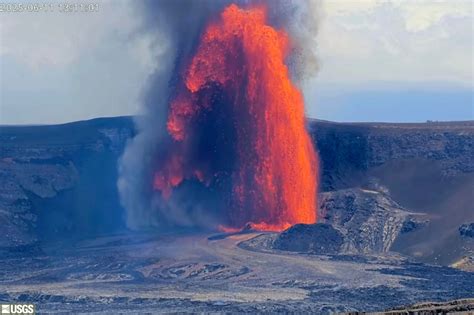 Kilauea Volcano On Hawaii Erupts For 25th Time Since December Spewing