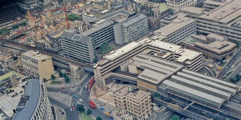More Unseen Aerial Photos Of London From 1984