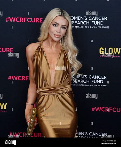 Lacy Nicole Attends An Unforgettable Evening Benefitting The Womens