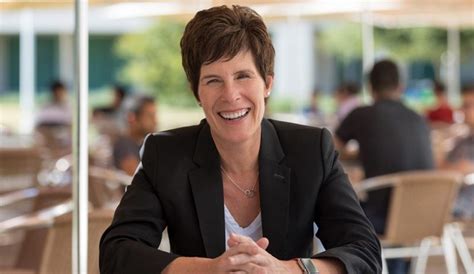 Apple Names Deirdre Obrien Vp Of People
