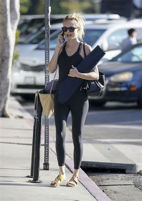 Heather Graham Going To A Yoga Class In La 10172018 • Celebmafia