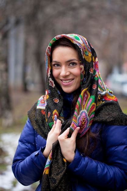 Premium Photo Russian Beauty Woman In The National Patterned Shawl