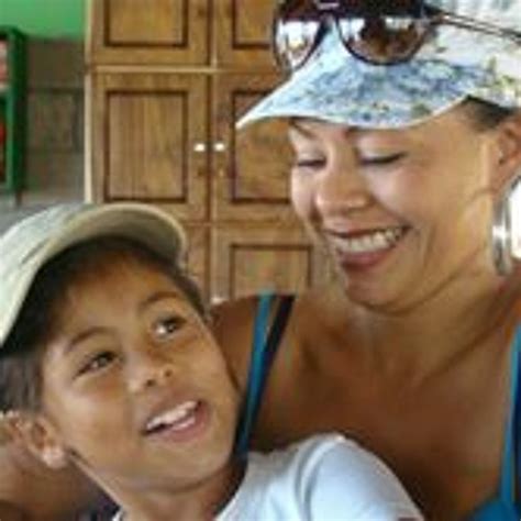 Stream Diana Marcela Saavedra Music Listen To Songs Albums