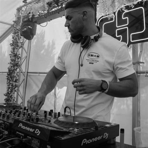 Shake Ya Body Glennon