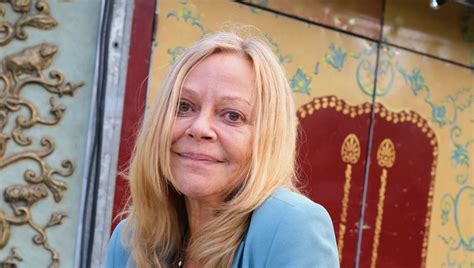 Joyce Maynard En écrivant Je Suis à La Fois La Scénariste Et La Réalisatrice Au Son Et à La