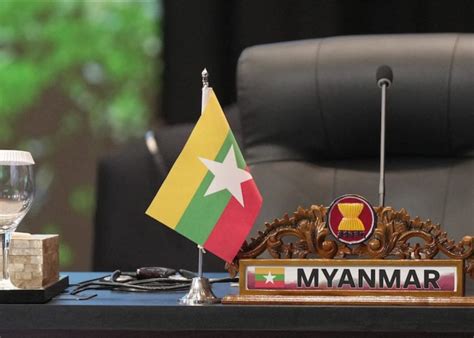 တရုတ် မြန်မာဆက်ဆံရေး သွေးကွဲအောင် မလုပ်ဖို့ ဝမ်ယိ သတိပေး