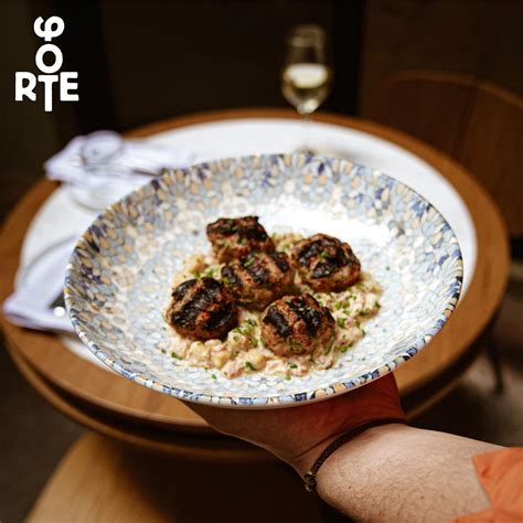 🎶 Όταν τρώμε δεν μιλάμε από Forte Charitos Restaurant